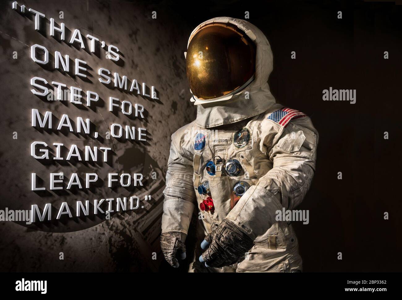 Armstrong Apollo 11 Spacesuit Unveiling Neil Armstrong's Pressure Suit ...