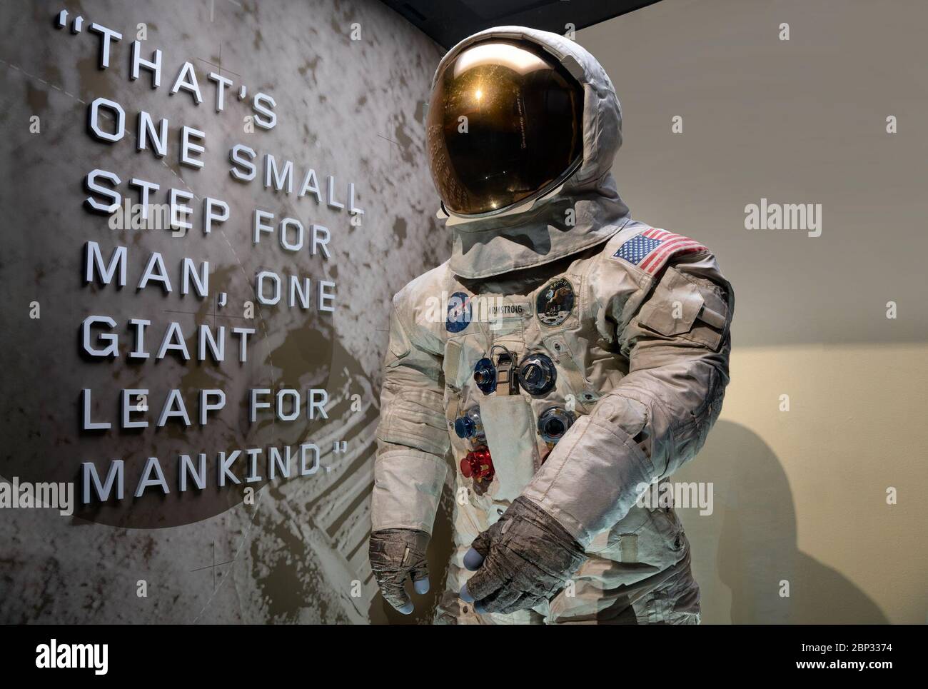Armstrong Apollo 11 Spacesuit Unveiling Neil Armstrong's Pressure Suit ...