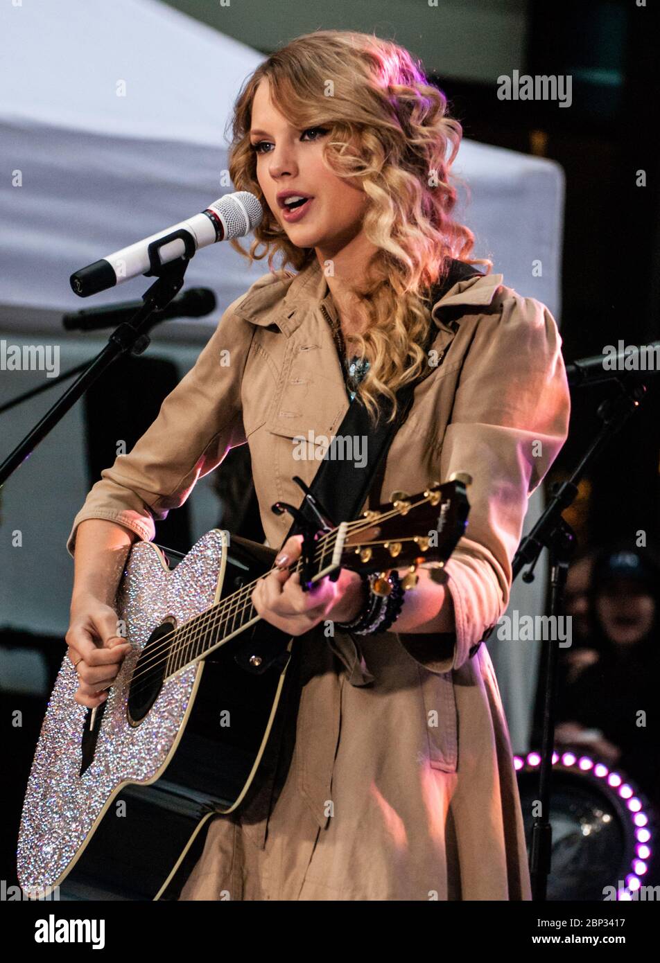 Taylorswift hi-res stock photography and images - Alamy