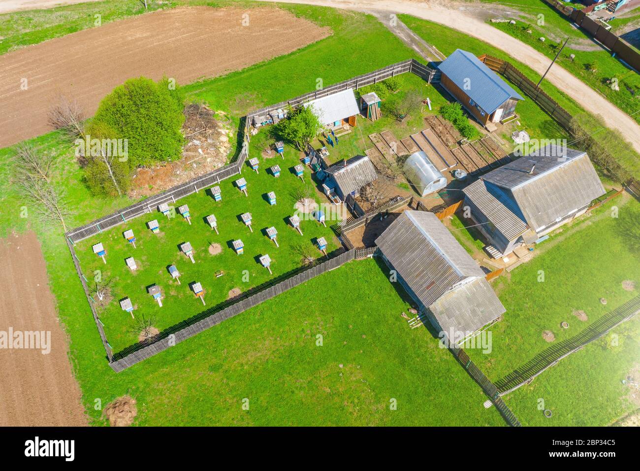 Residential rural hi-res stock photography and images - Alamy