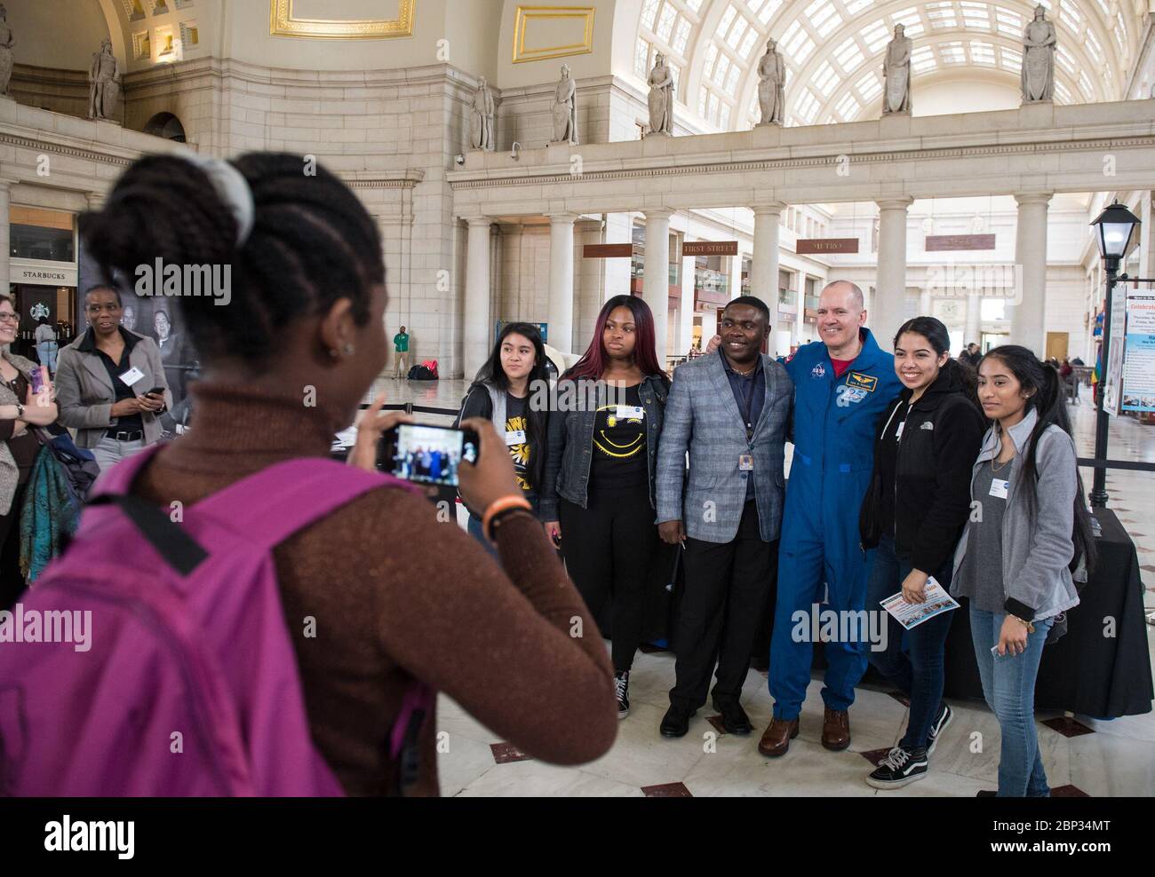 Paul richards nasa hi-res stock photography and images - Alamy