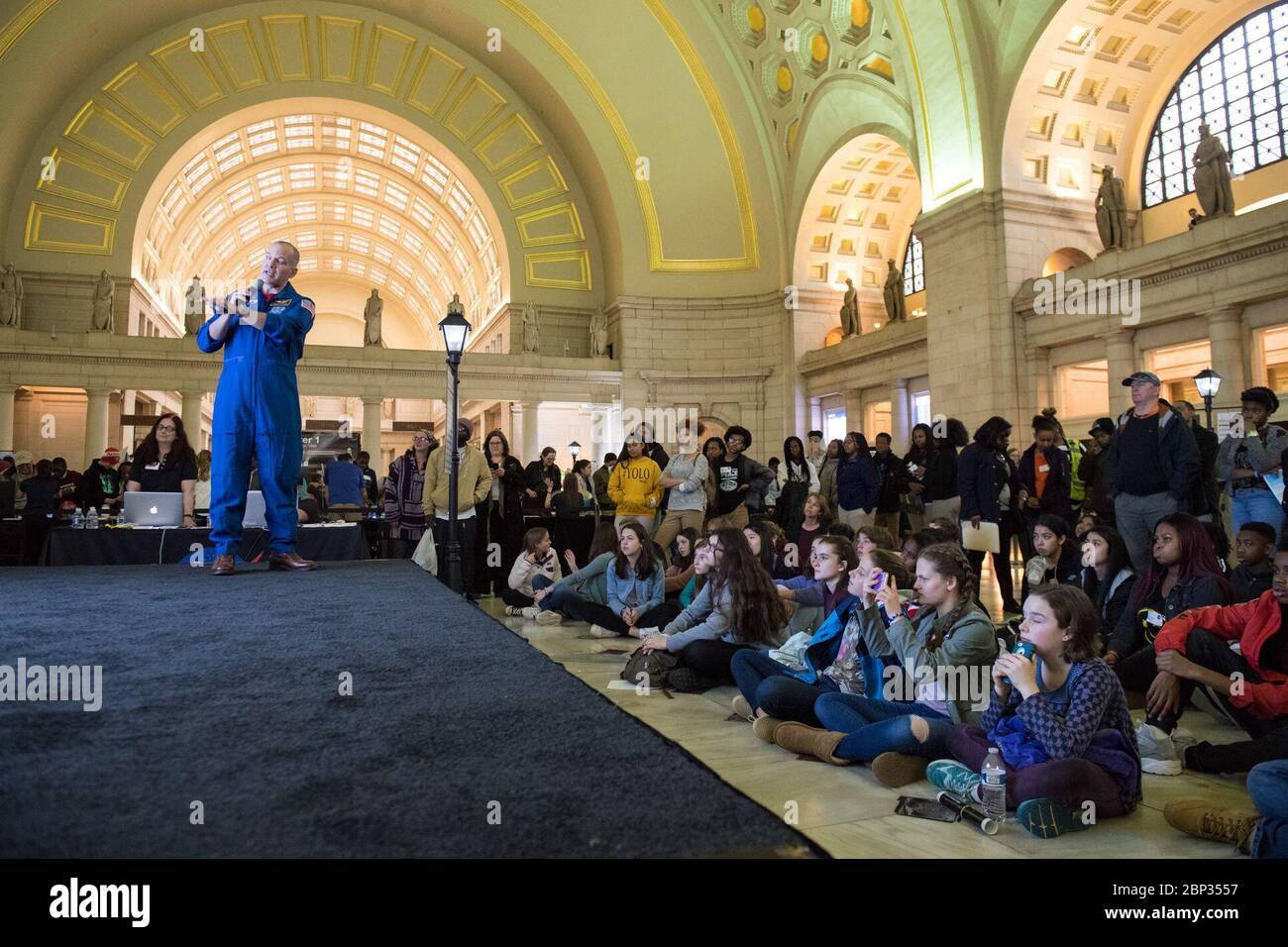 Former NASA astronaut Paul Richards speaks about his experience viewing ...