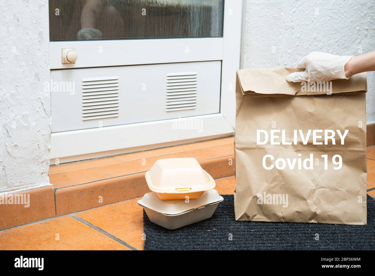 Delivery of boxes hi-res stock photography and images - Alamy