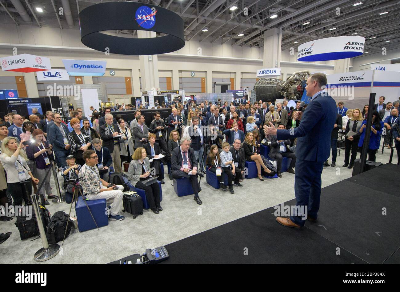 Astronautical hi-res stock photography and images - Alamy