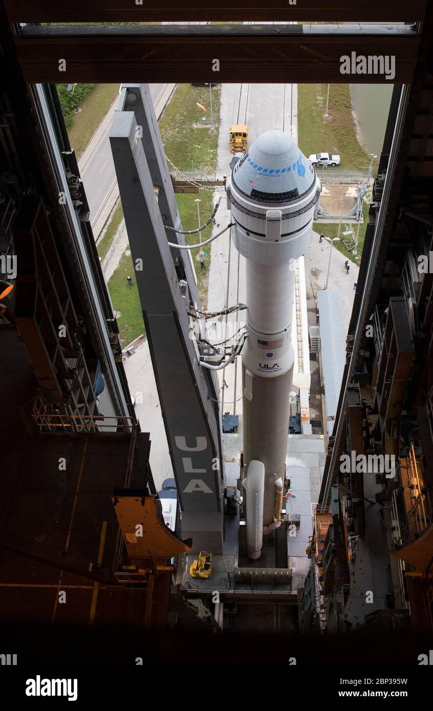 A United Launch Alliance Atlas V rocket carrying Boeing's CST-100 ...