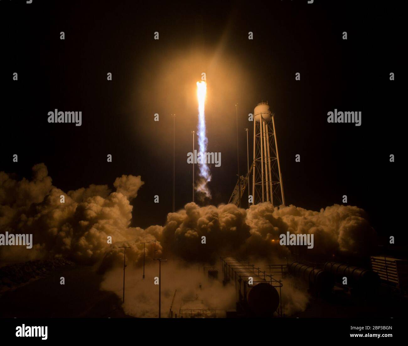 Orbital atk crs 9 hi-res stock photography and images - Alamy