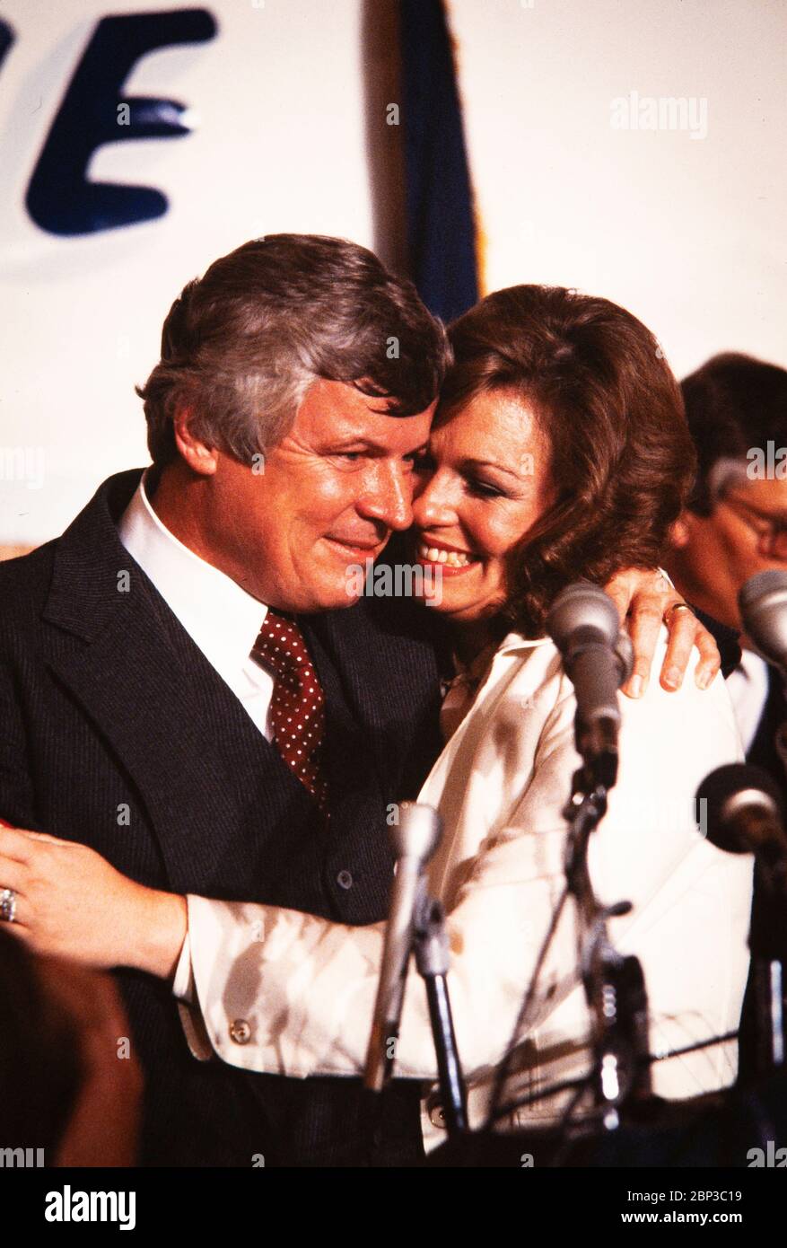 Phyllis George with husband and Kentucky governor elect John Y Brown on ...