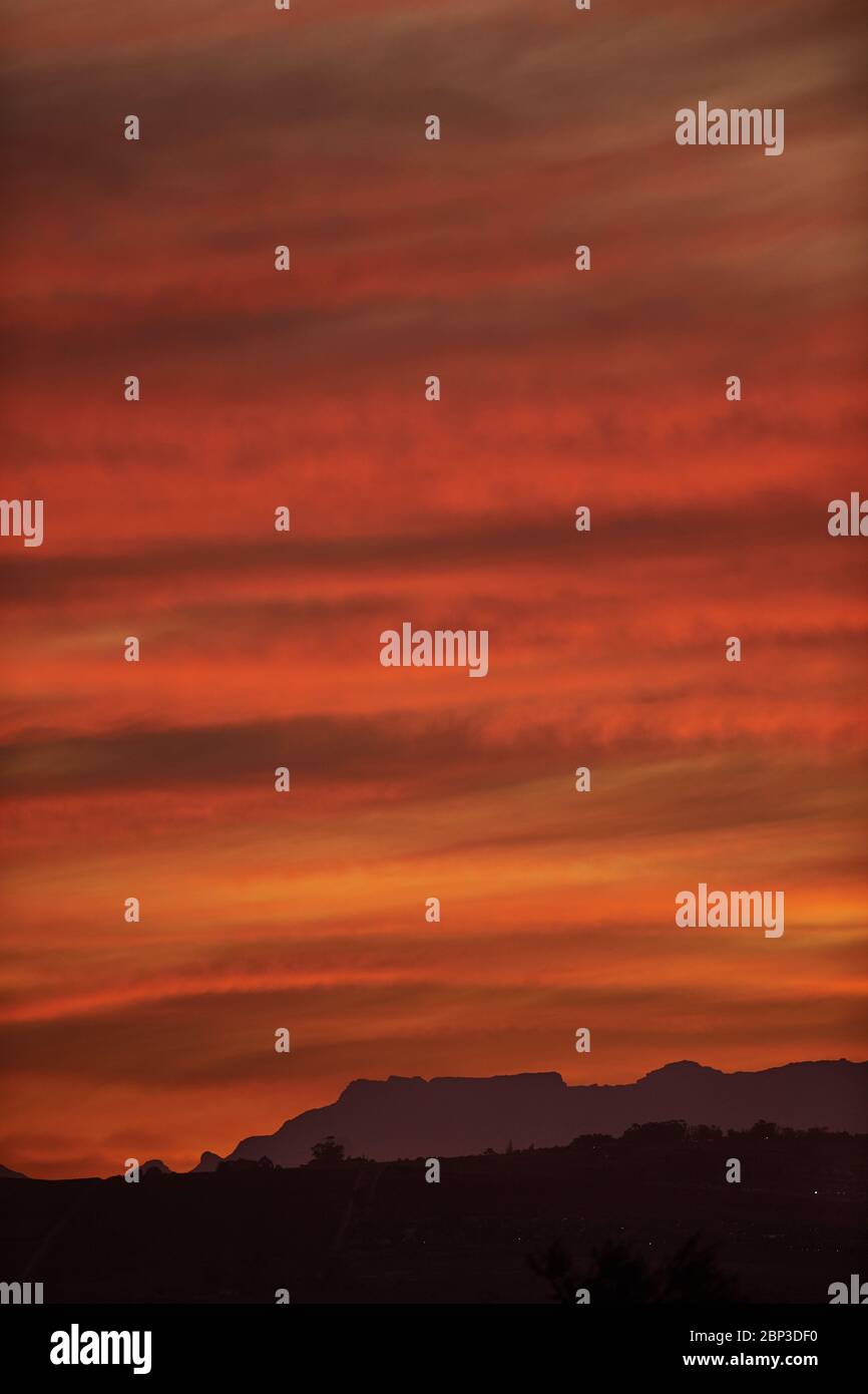 Sunset over Table Mountain and Bottelary Hills Stellenbosch during ...