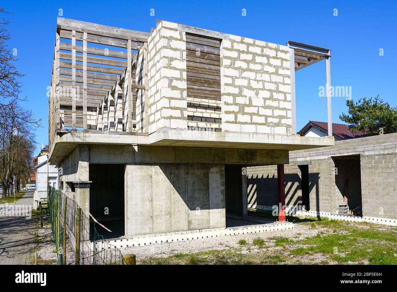 Two storey building hi-res stock photography and images - Alamy