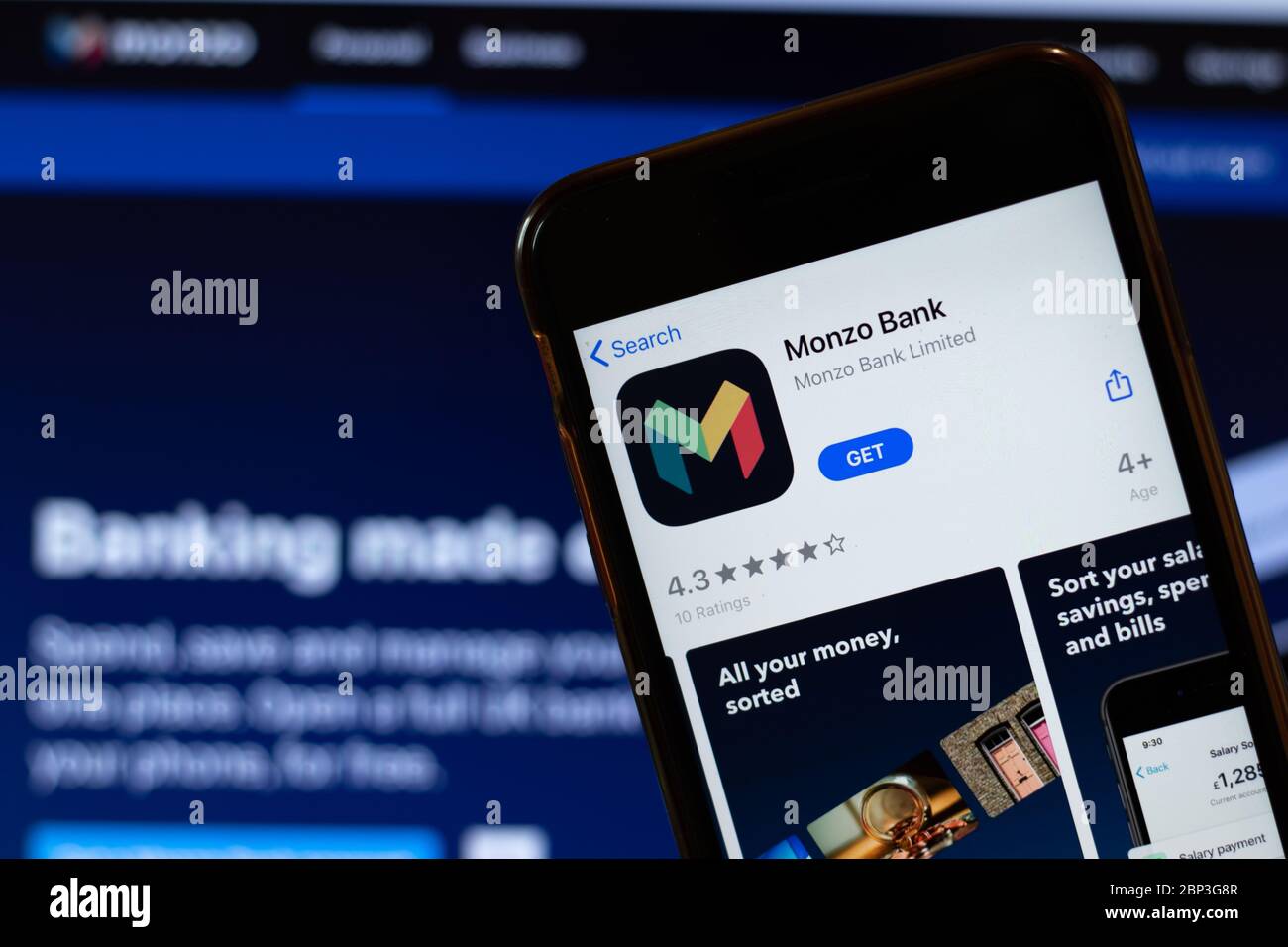 Monzo logo hi-res stock photography and images - Alamy