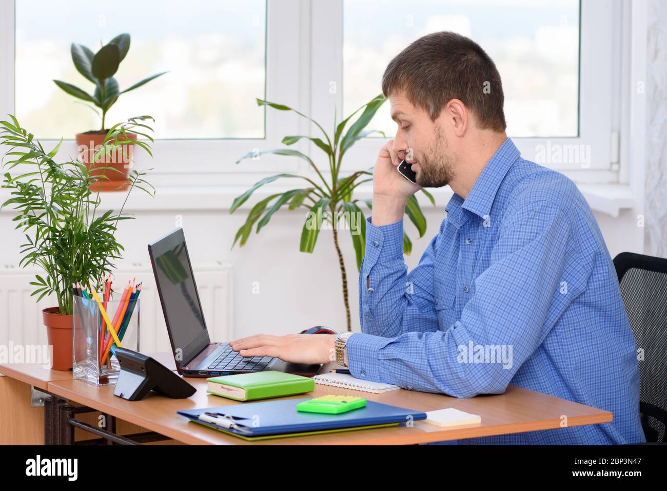 Specialist businesspeople hi-res stock photography and images - Alamy