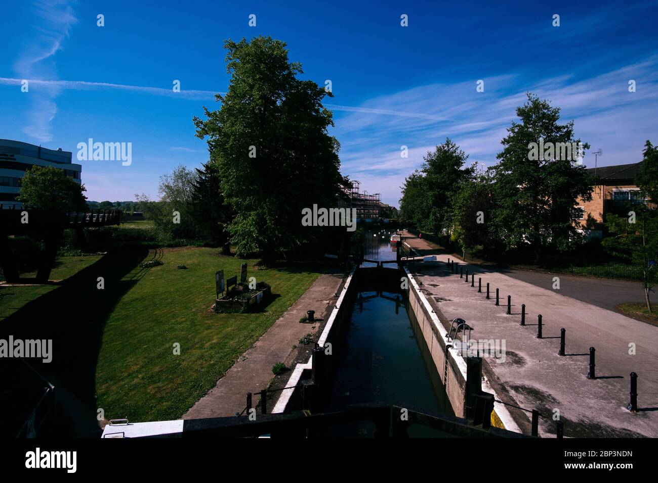 Lock gates in the River Nene as it flows through Becket's Park ...