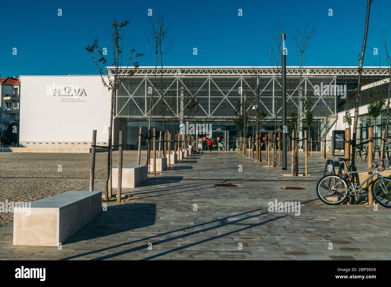 Avant garde modernist hi-res stock photography and images - Alamy