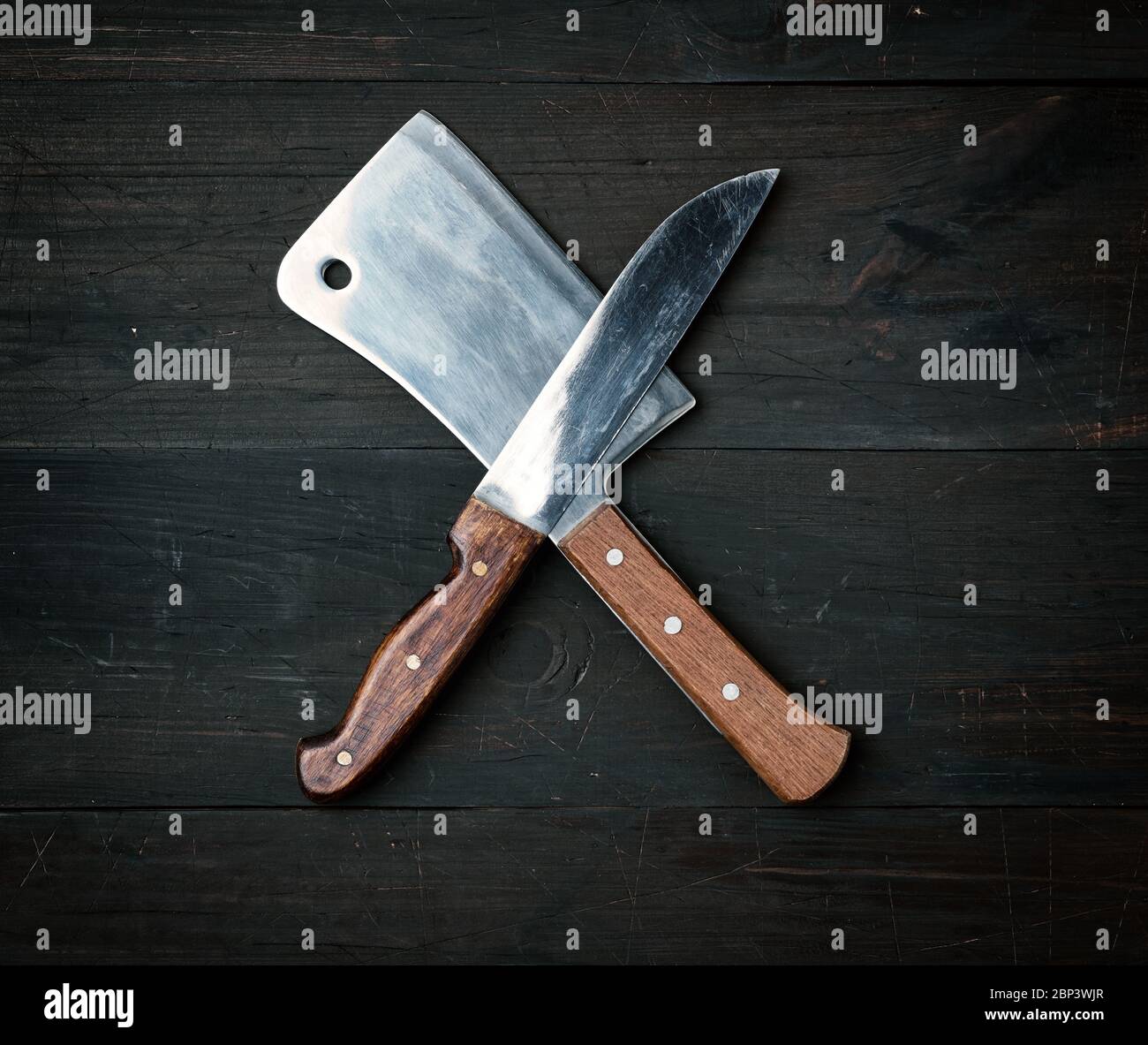 Crossed knives hi-res stock photography and images - Alamy