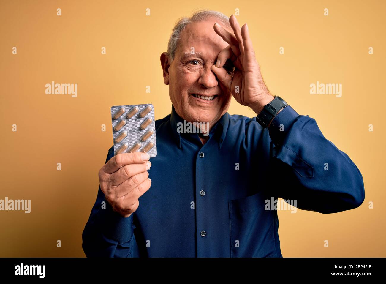 Old man doing drugs hi-res stock photography and images - Alamy
