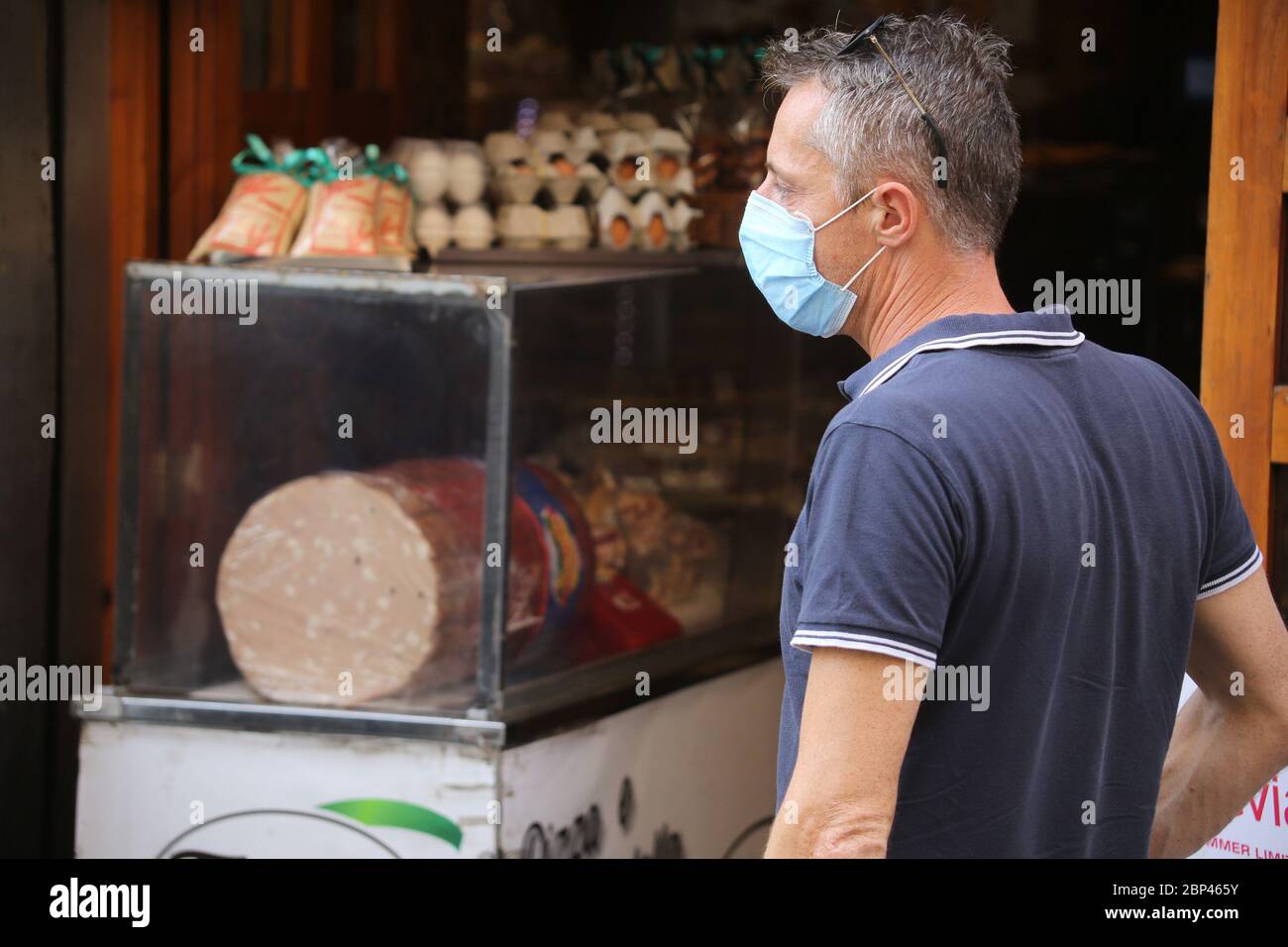 Negozio alimentari hi-res stock photography and images - Alamy