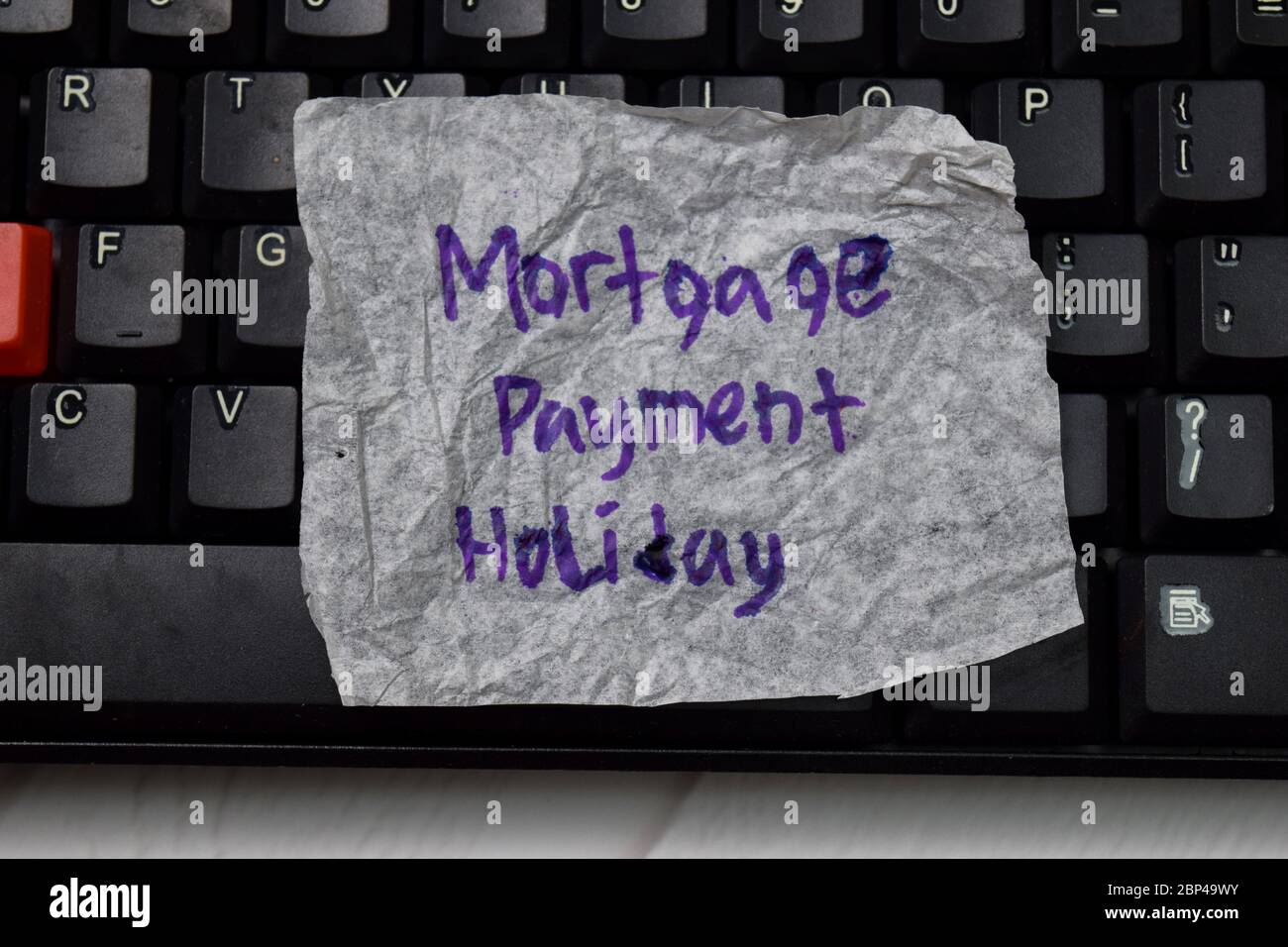 Crunched paper note hi-res stock photography and images - Alamy