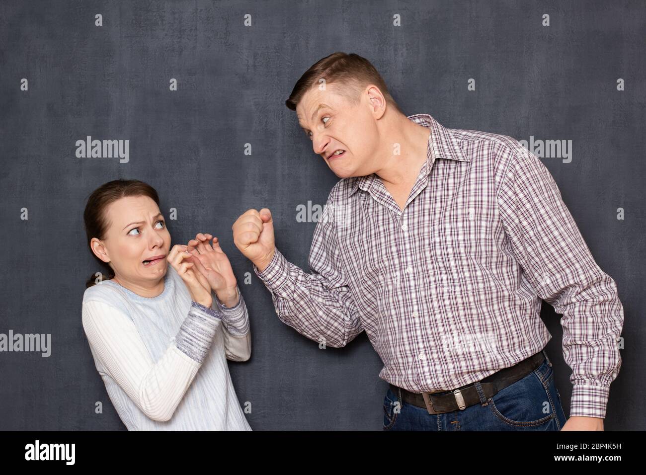 Cringing Woman High Resolution Stock Photography and Images - Alamy