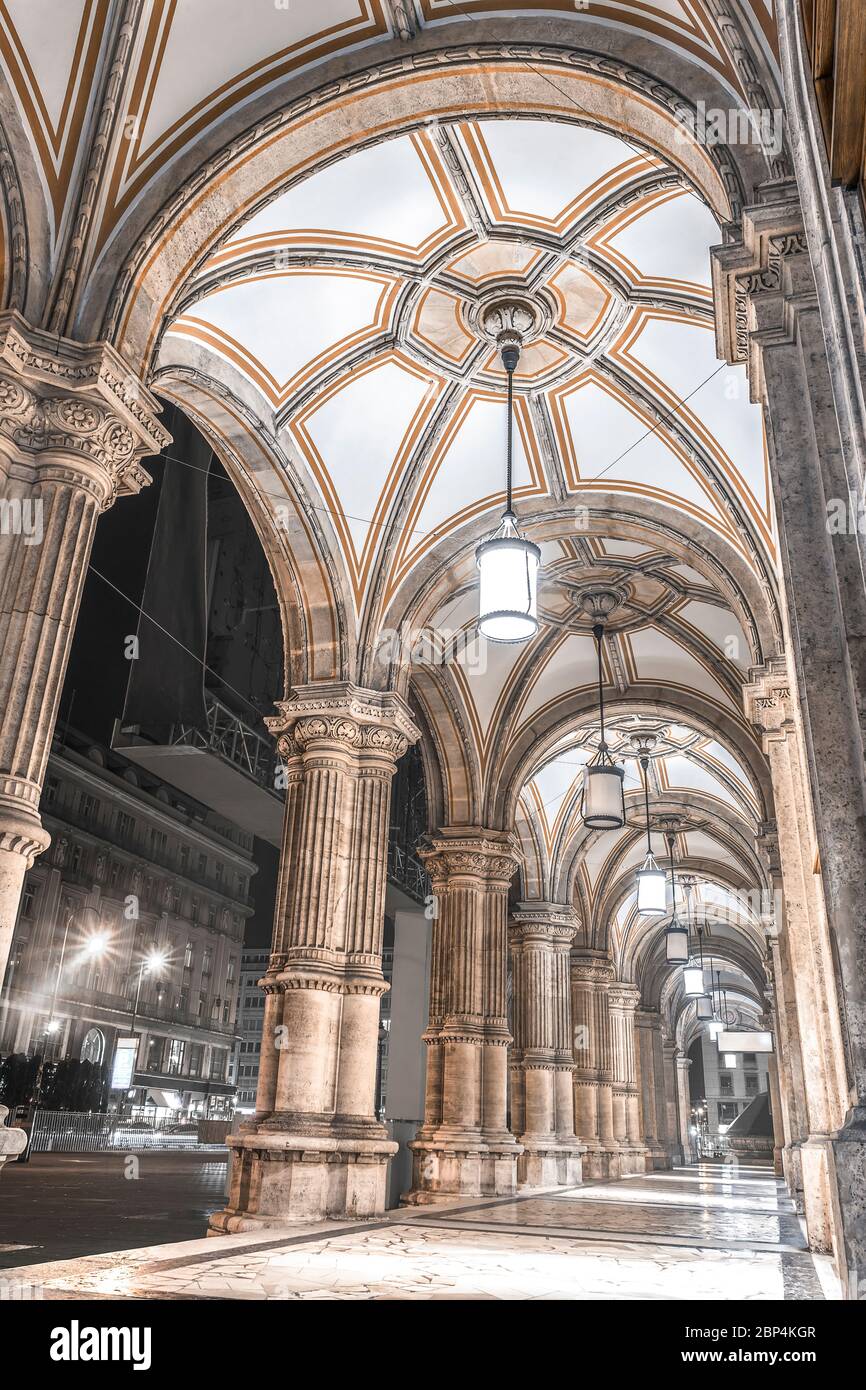 Opera gallery hi-res stock photography and images - Alamy