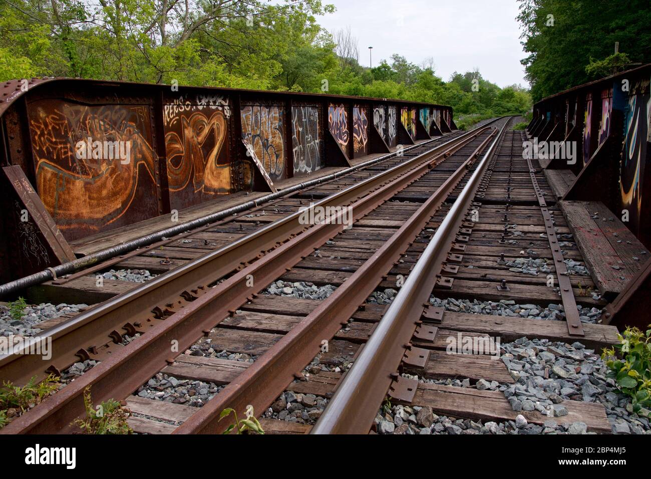 Rusty railroad bridge hi-res stock photography and images - Alamy
