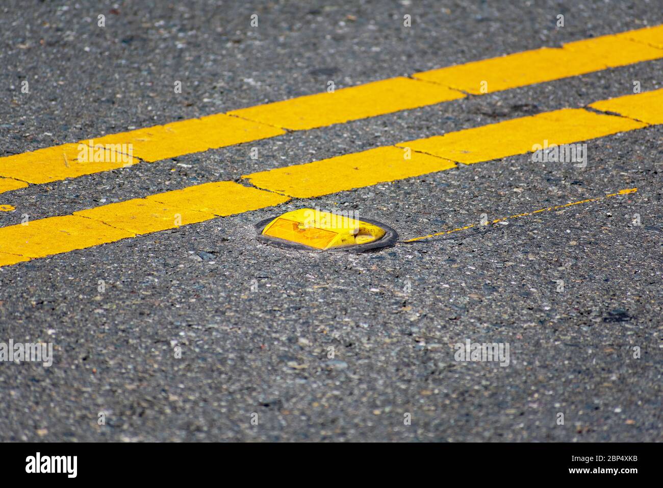 Lane separator hi-res stock photography and images - Alamy