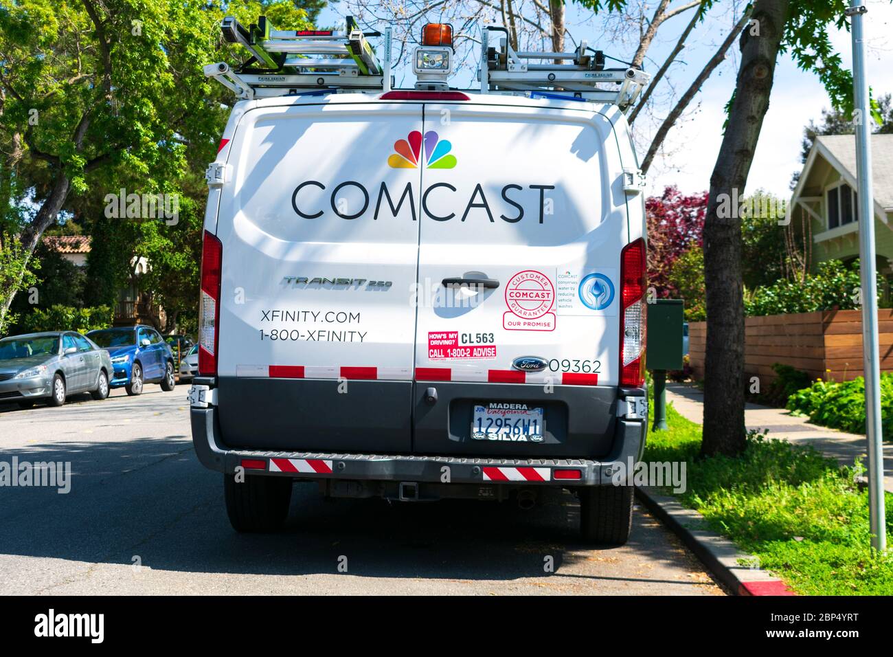 Comcast van hi-res stock photography and images - Alamy