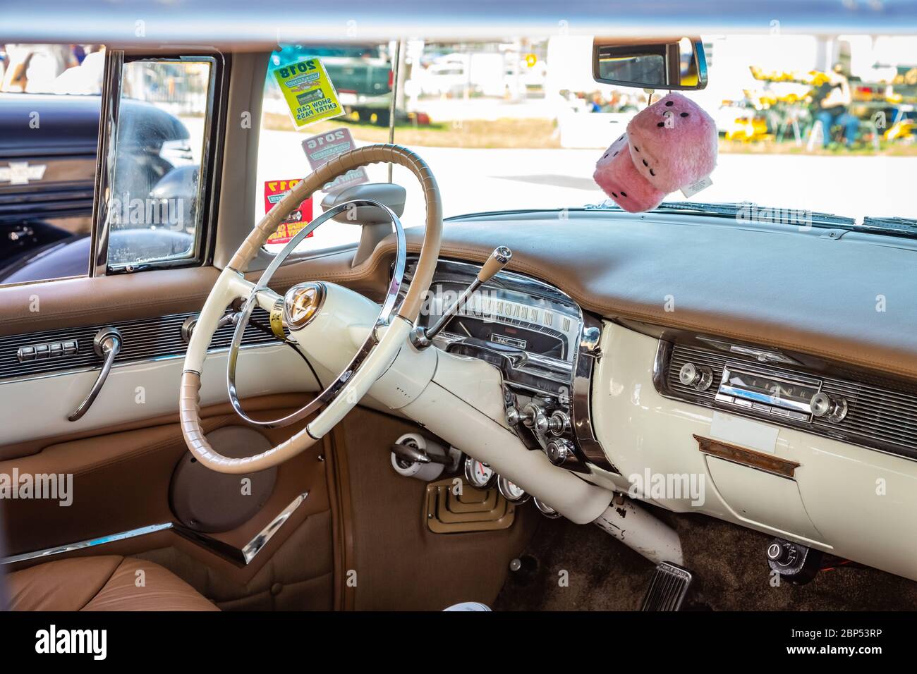Interior american cadillac car hi-res stock photography and images - Alamy