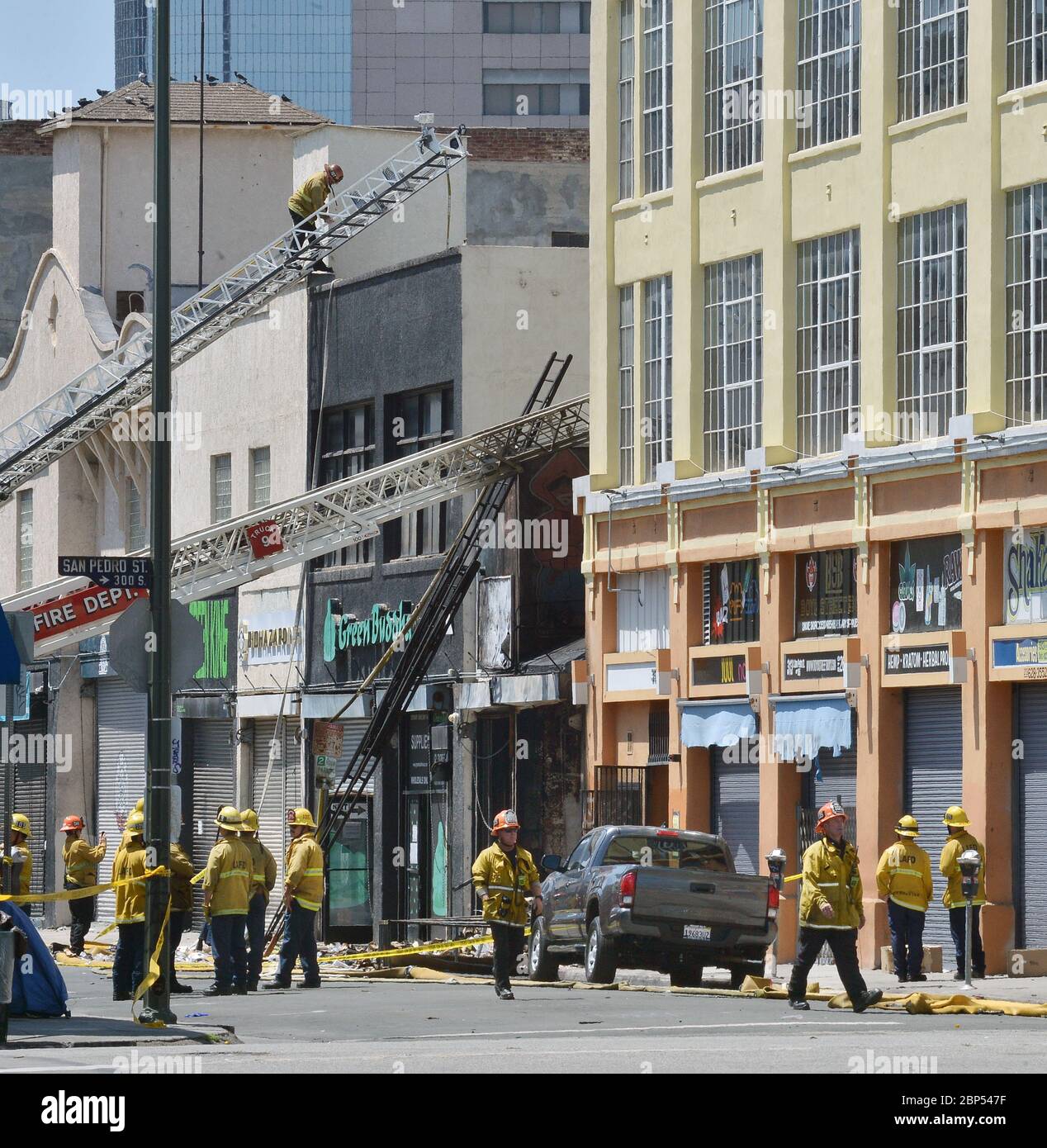Downtown explosion hi-res stock photography and images - Alamy