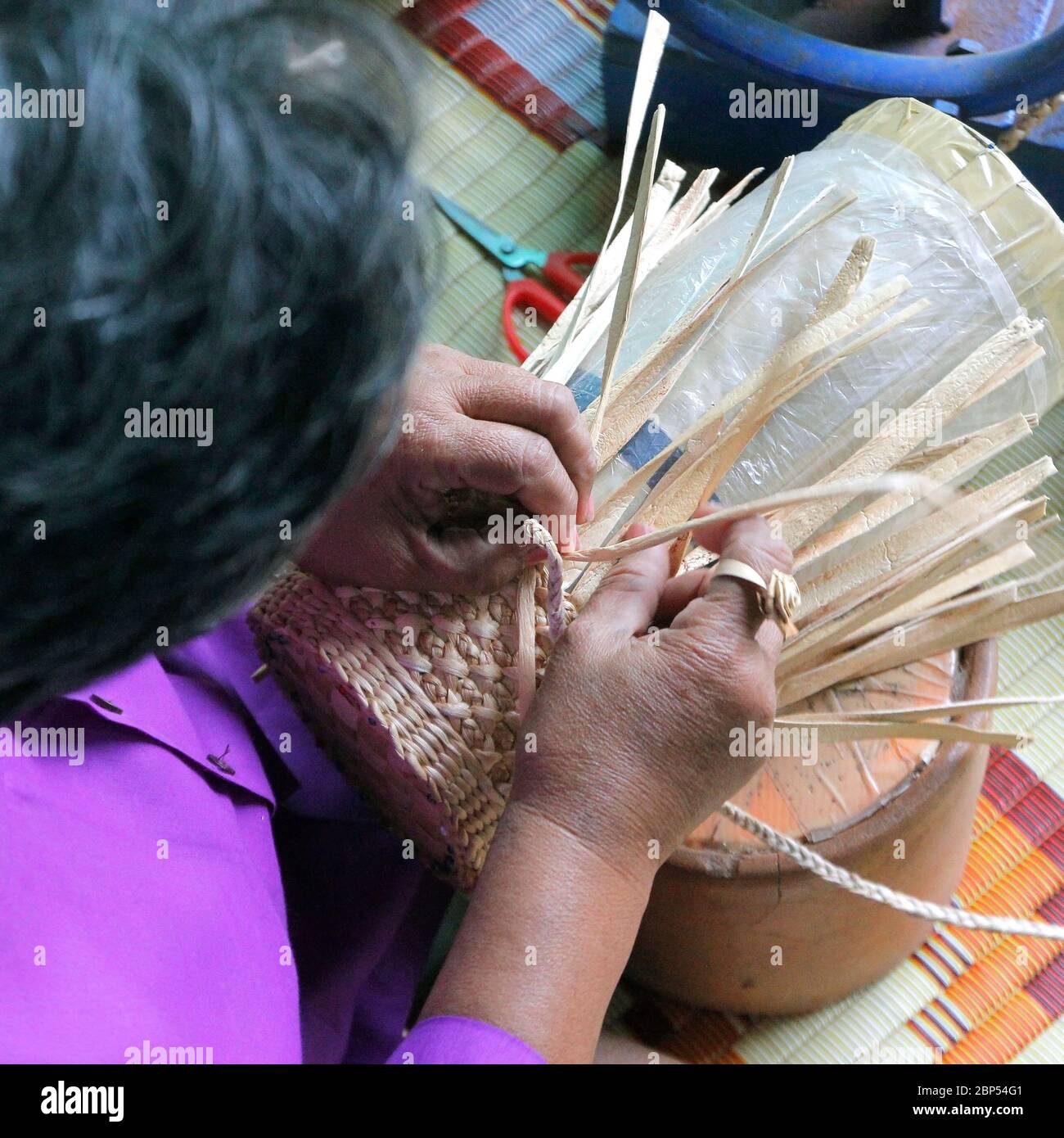 Bamboo weaving craft hi-res stock photography and images - Alamy