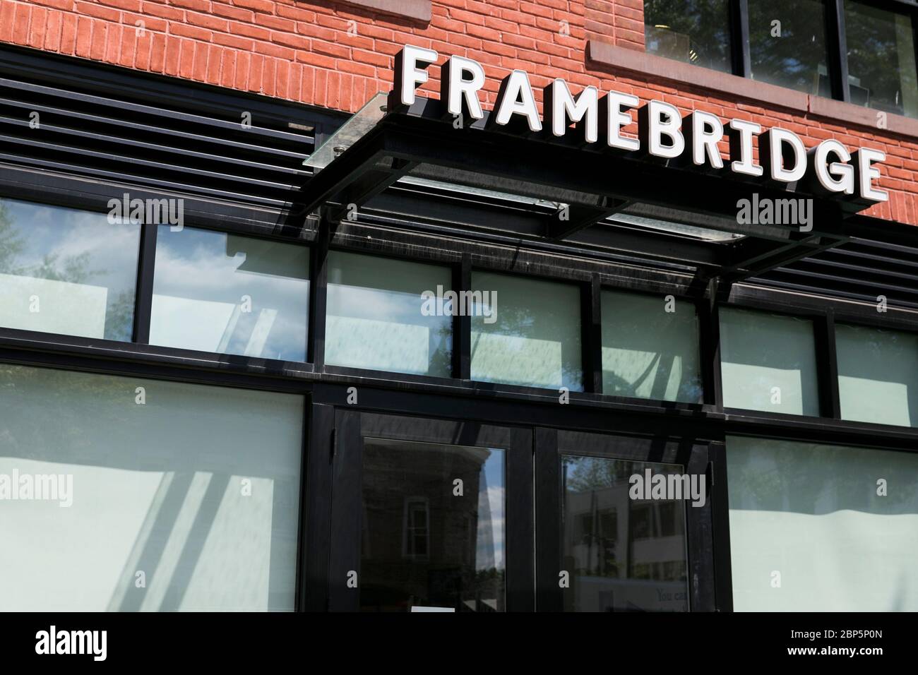 Framebridge hi-res stock photography and images - Alamy