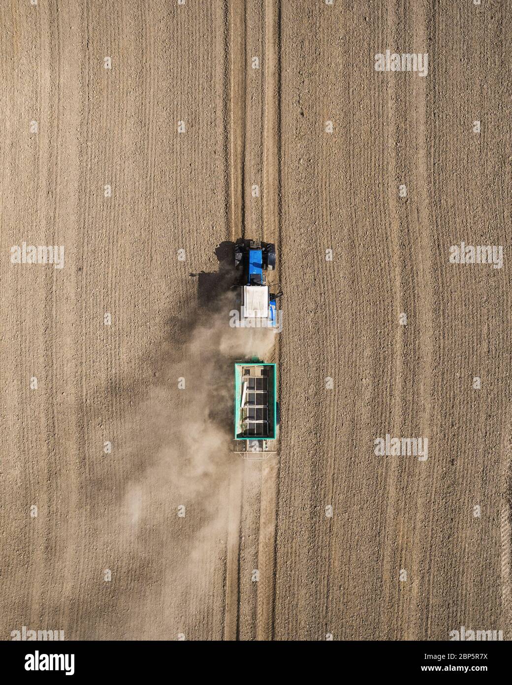 Seed spreader machine hi-res stock photography and images - Alamy