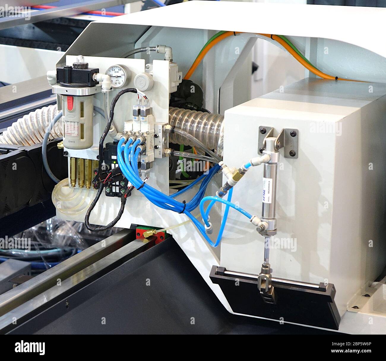 Automation of industrial valves hi-res stock photography and images - Alamy