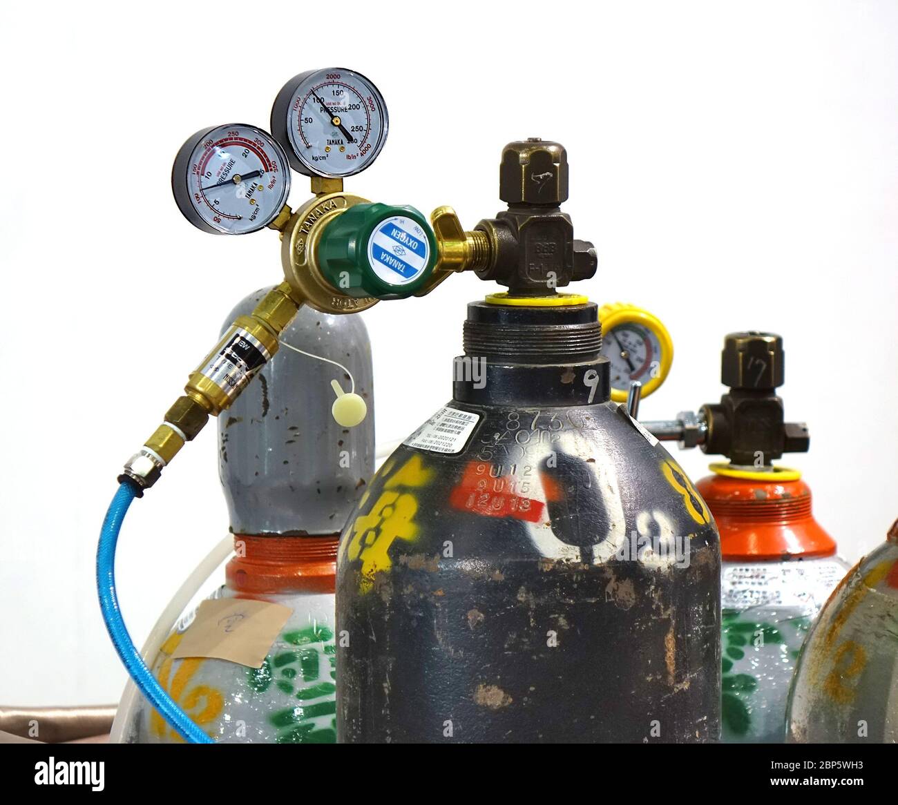 Oxygen tanks hi-res stock photography and images - Alamy