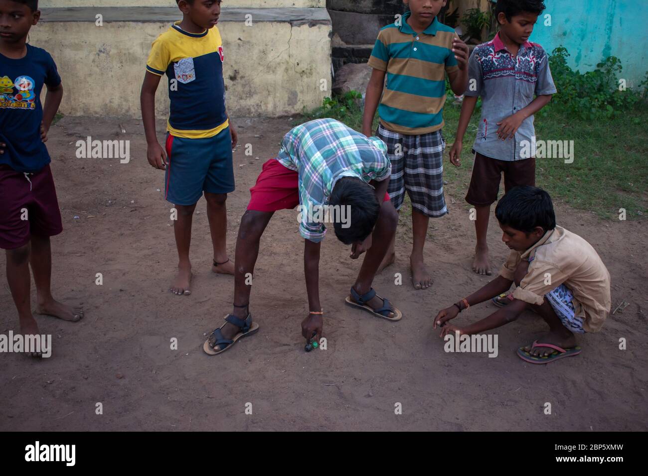 Village games hi-res stock photography and images - Alamy