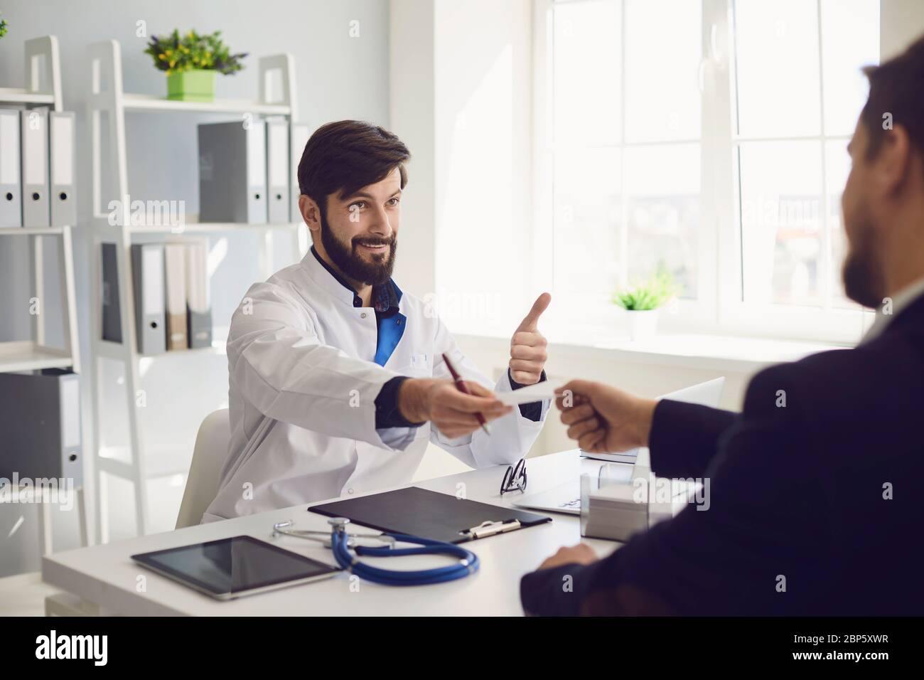Hospital business meeting hi-res stock photography and images - Alamy