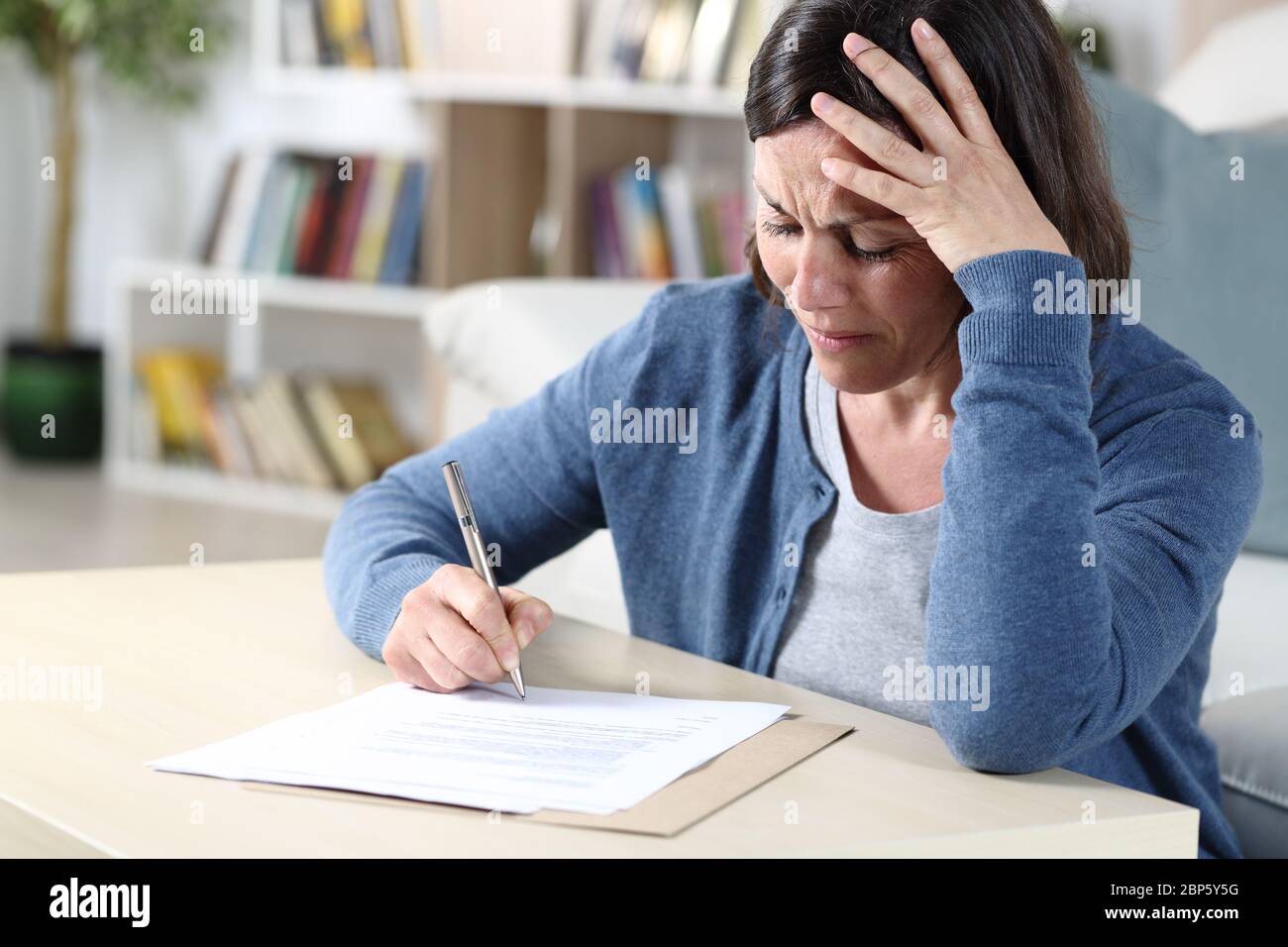 Woman sad letter write hi-res stock photography and images - Alamy