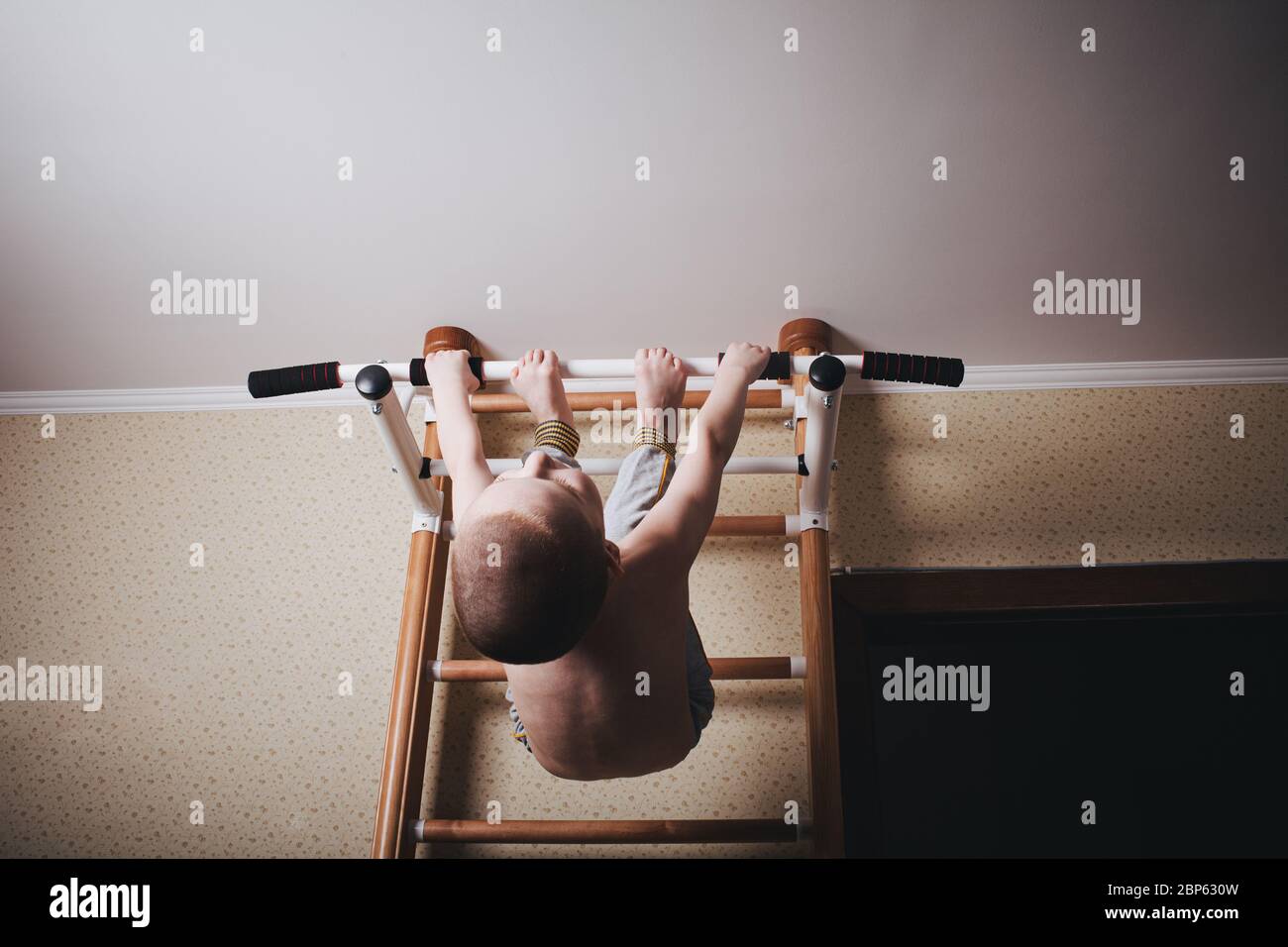 Action on horizontal bar hi-res stock photography and images - Alamy