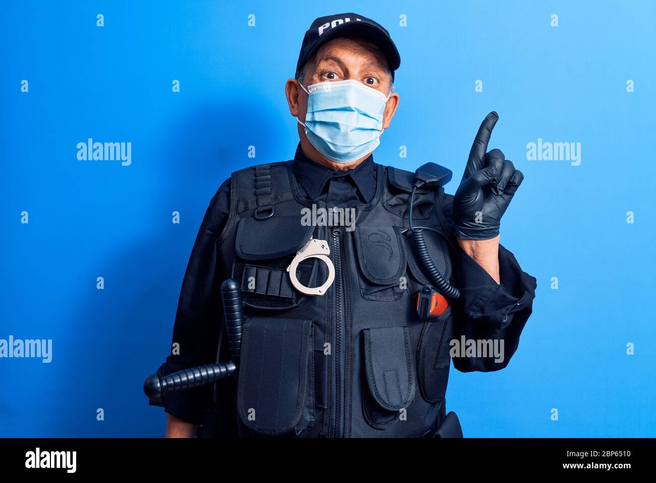 Police officer pointing finger hi-res stock photography and images - Alamy