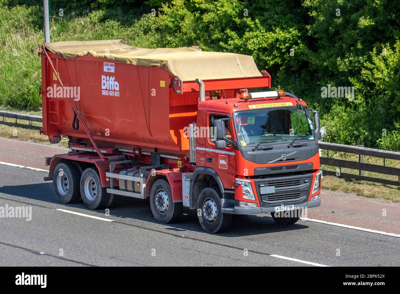 Rigid skip lorry hi-res stock photography and images - Alamy