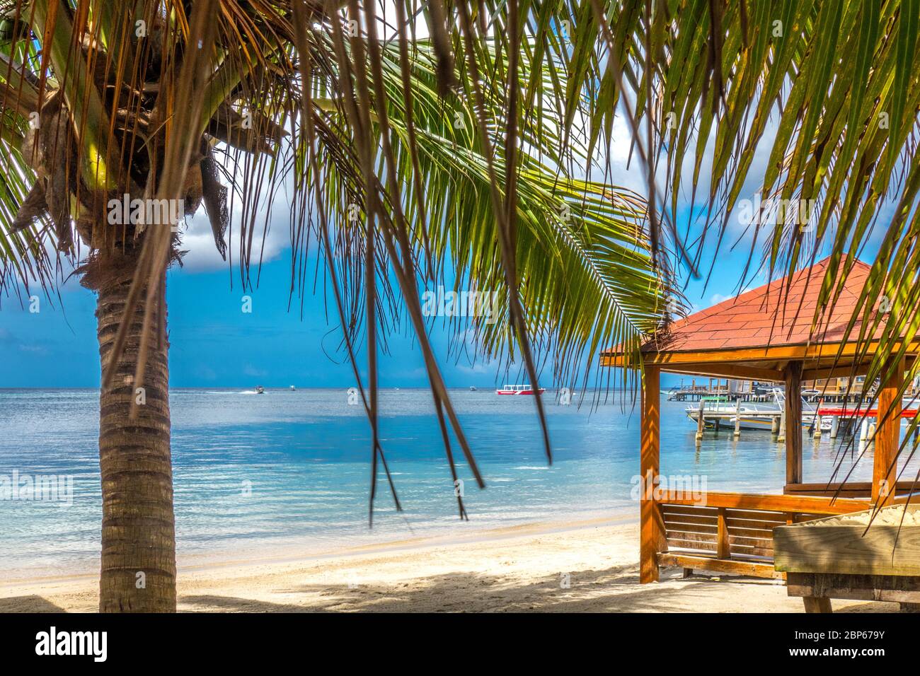 West End Roatan Stock Photo - Alamy