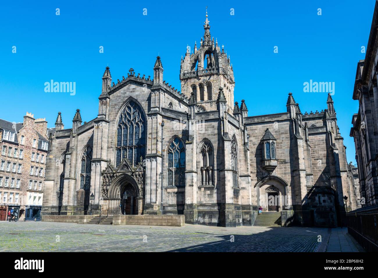 Old parish square hi-res stock photography and images - Alamy