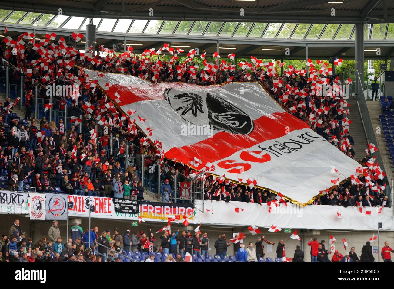 Hannover 96 fans hi-res stock photography and images - Alamy