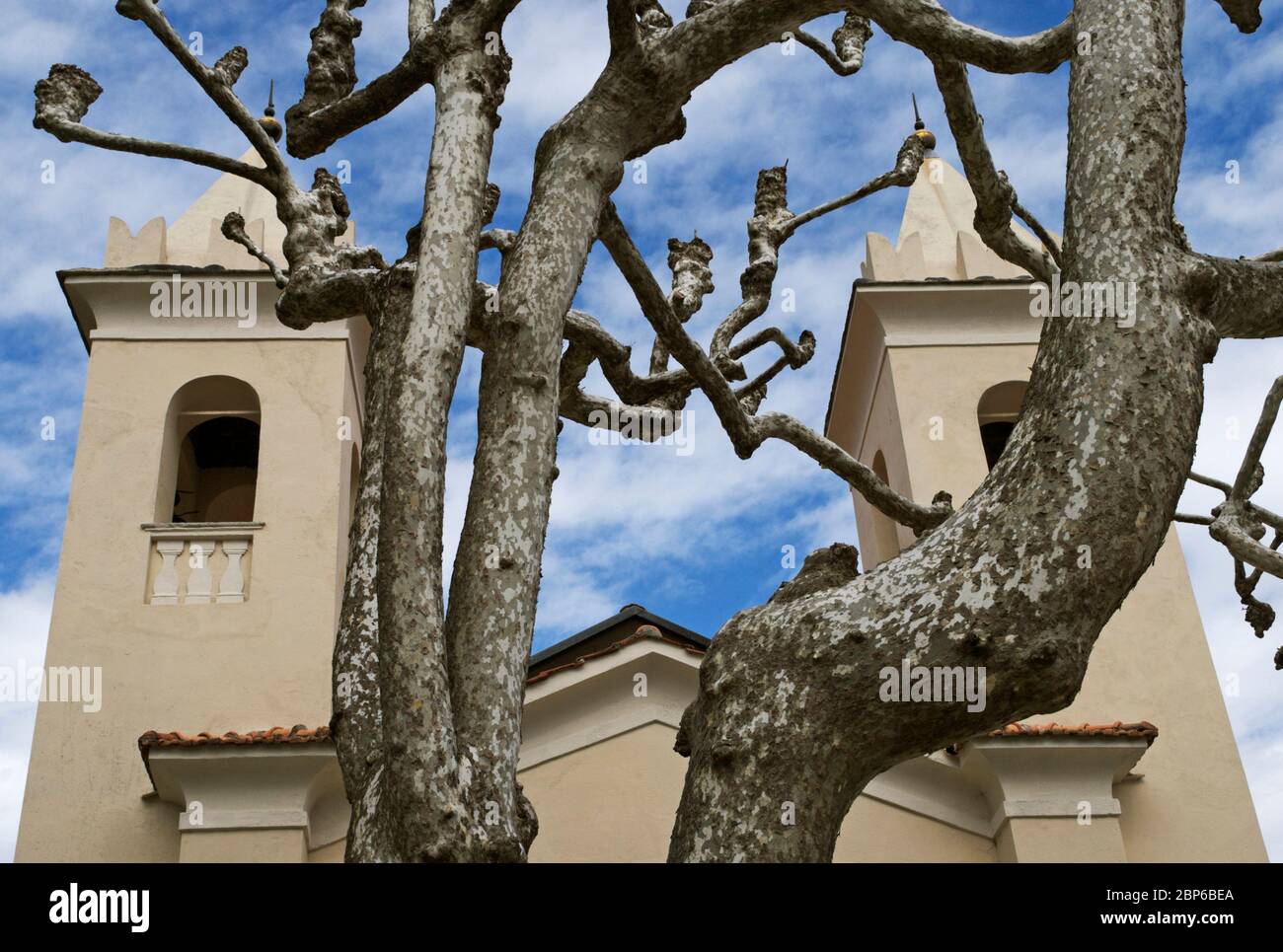 Pruned plane tree and chapel of Villa Balbianello, Lenno, Lake Como ...