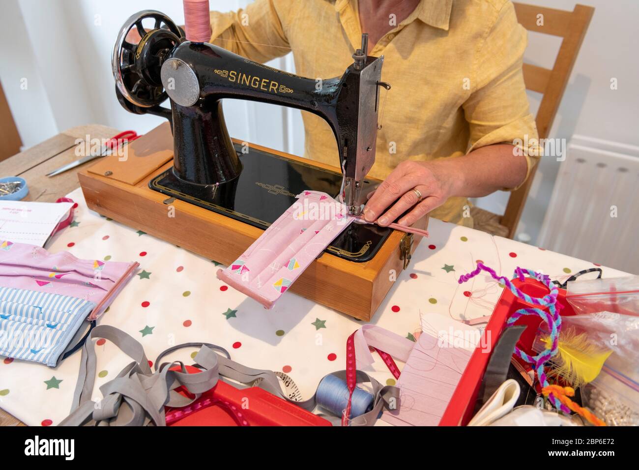 Woman makes homemade face hi-res stock photography and images - Alamy