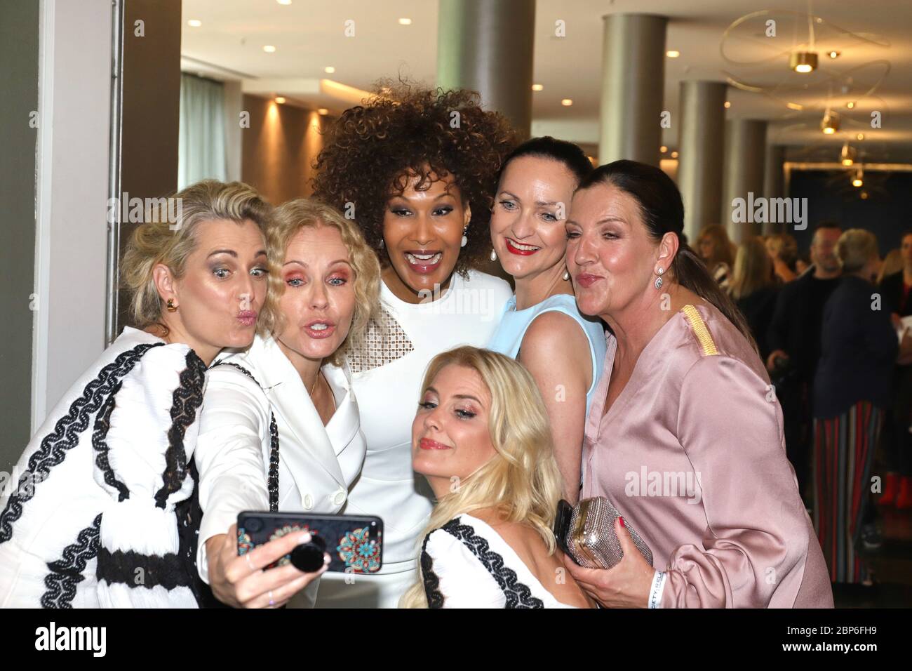 Tina Bordihn,Katja Burkard,Marie Amiere,Brita Segger,Katy Karrenbauer ...