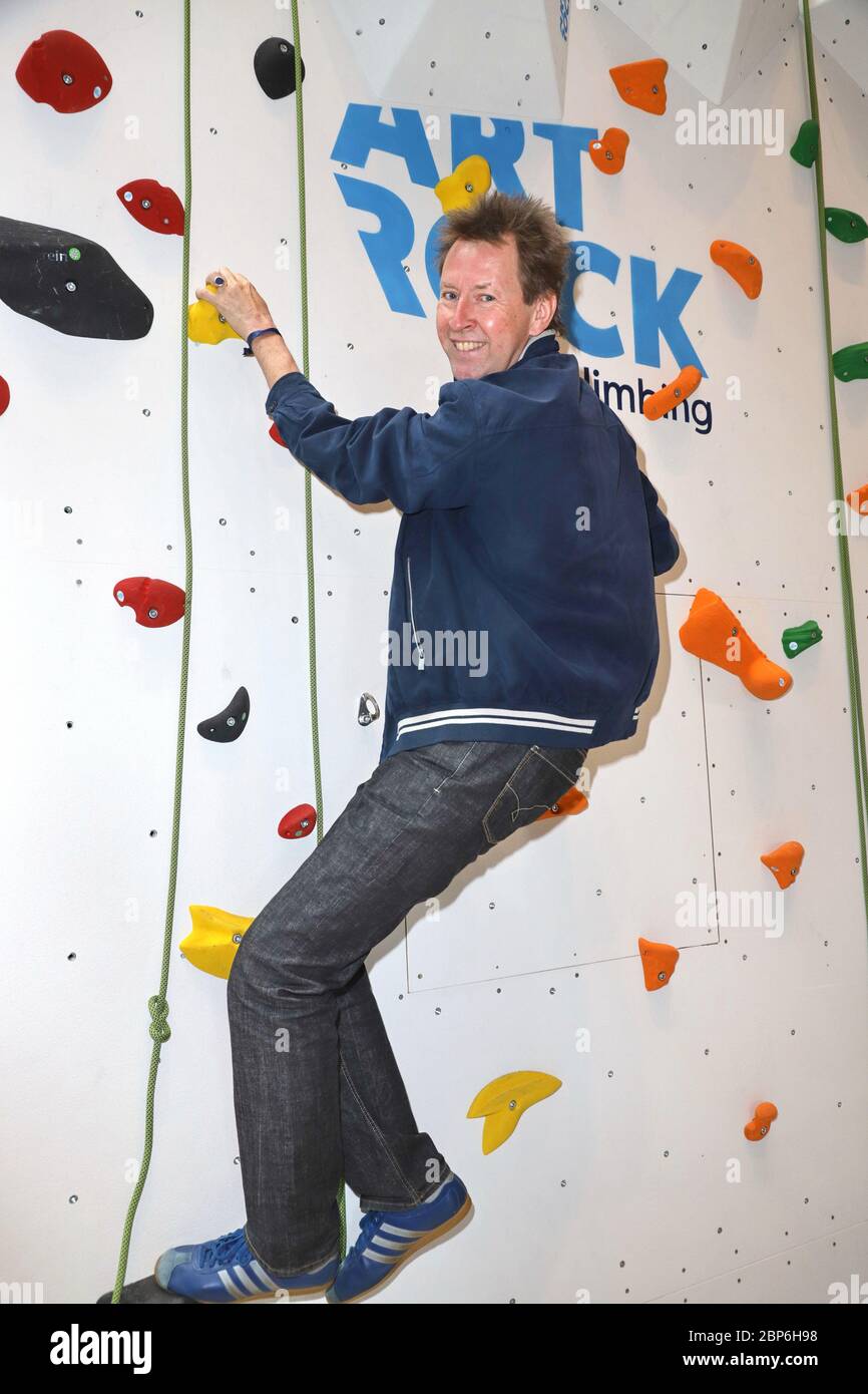 Lou Richter,celebrity climbing on the 16m high professional climbing ...