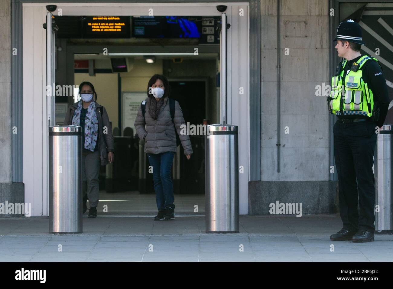 Londons underground stations hi-res stock photography and images - Alamy