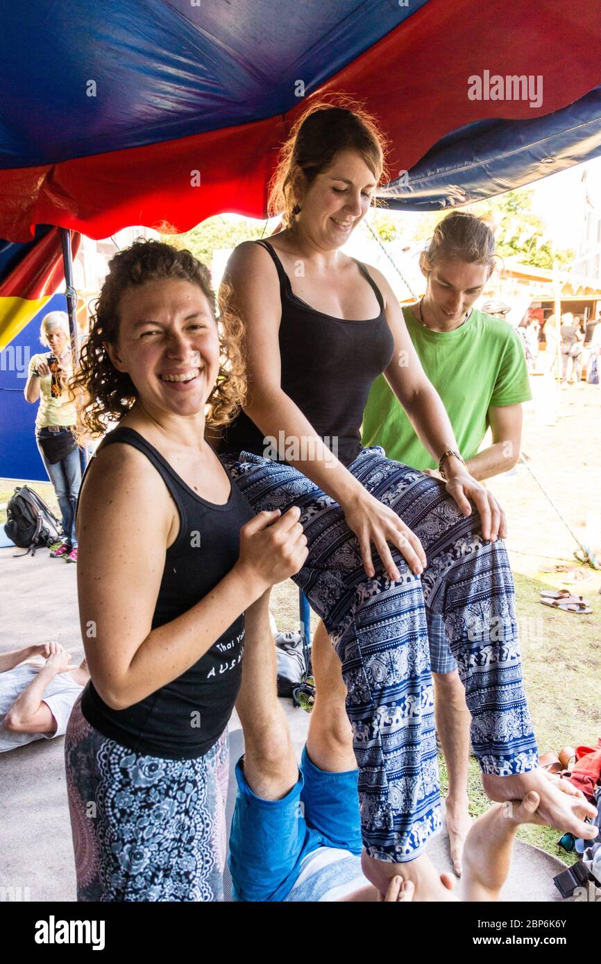 Acroyoga hi-res stock photography and images - Alamy