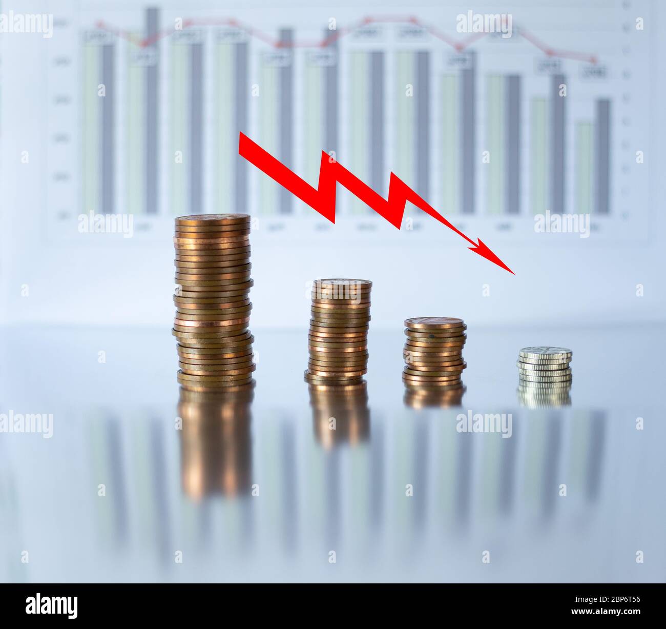Gold arrow graphs hi-res stock photography and images - Alamy
