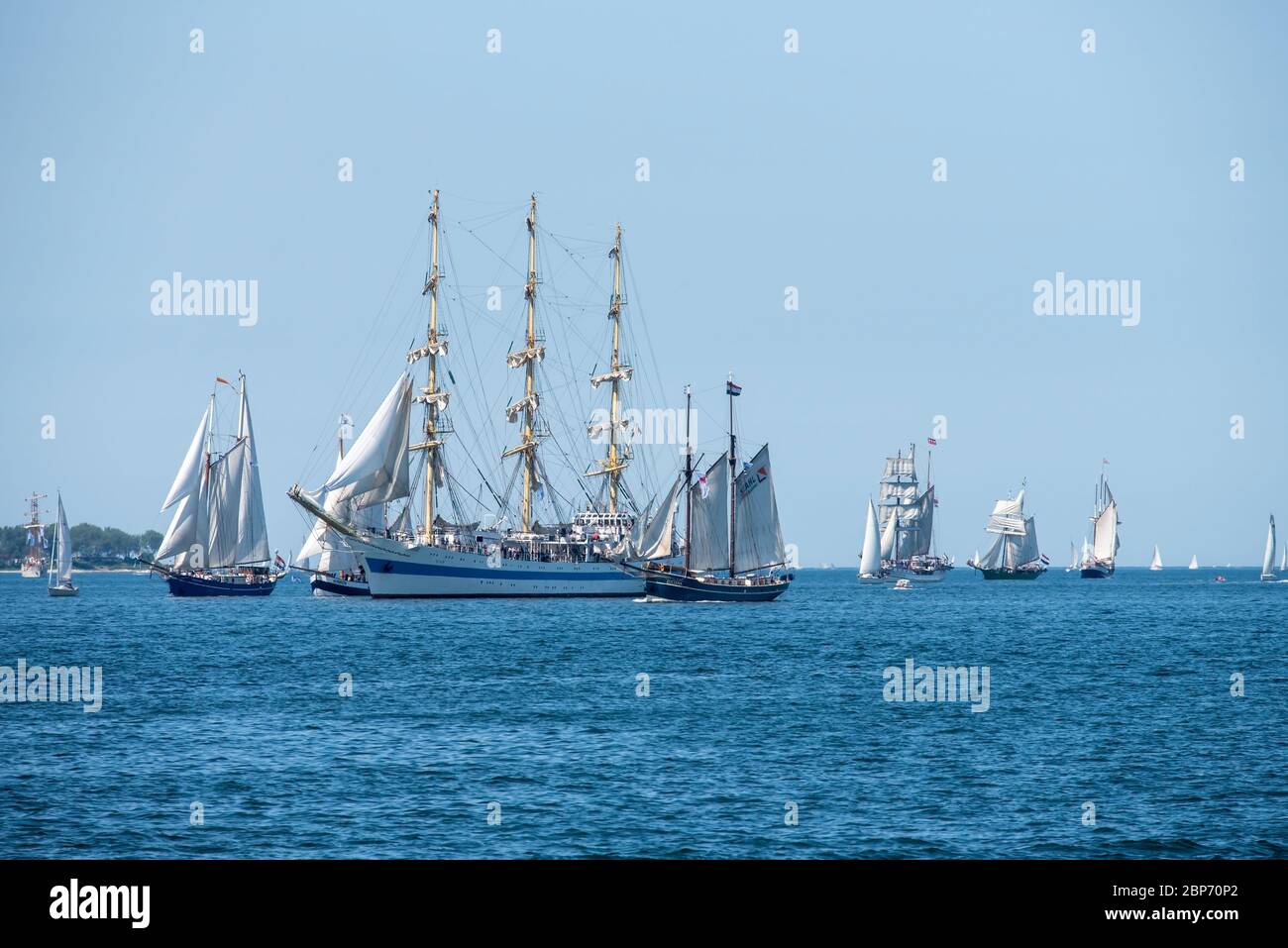 Sailing parade hi-res stock photography and images - Alamy